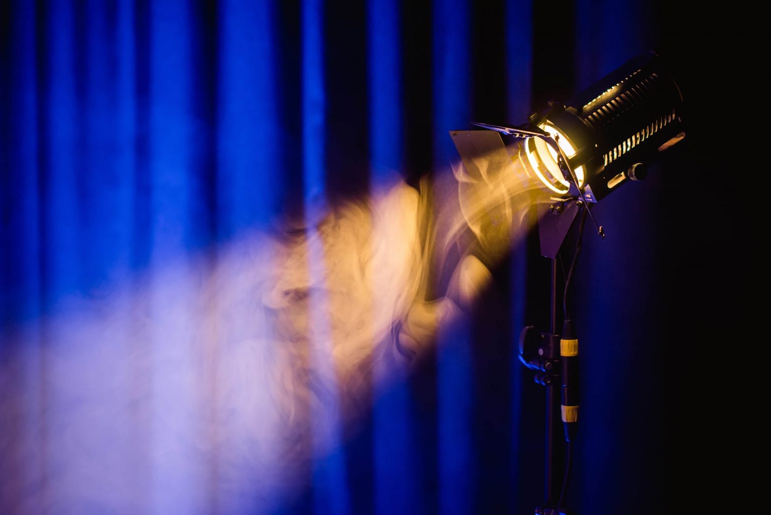 Theatre Lighting 101: What kind of lights are used? - Simple Lighting Blog