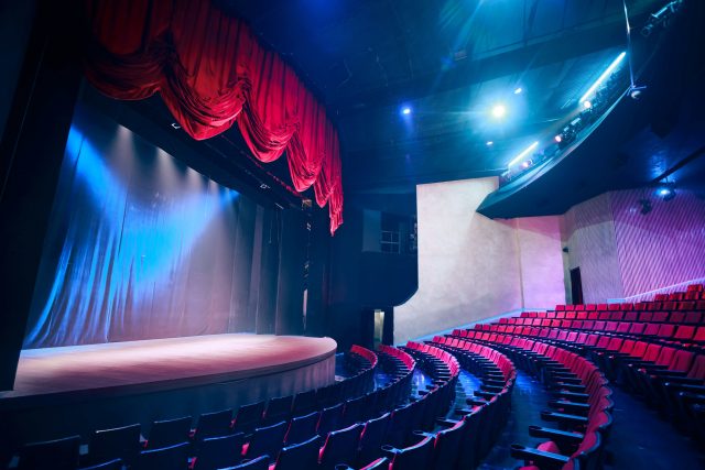 Theatre Lighting 101: What kind of lights are used? - Simple Lighting Blog