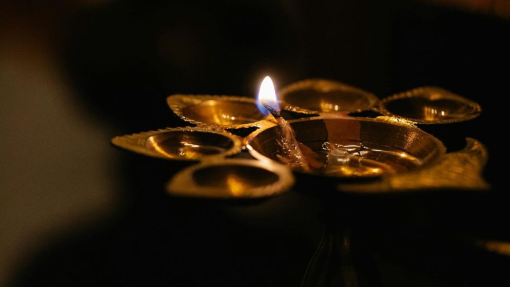 Lighting in the Ancient World - Fire, Torches, and Oil Lamps - Simple ...